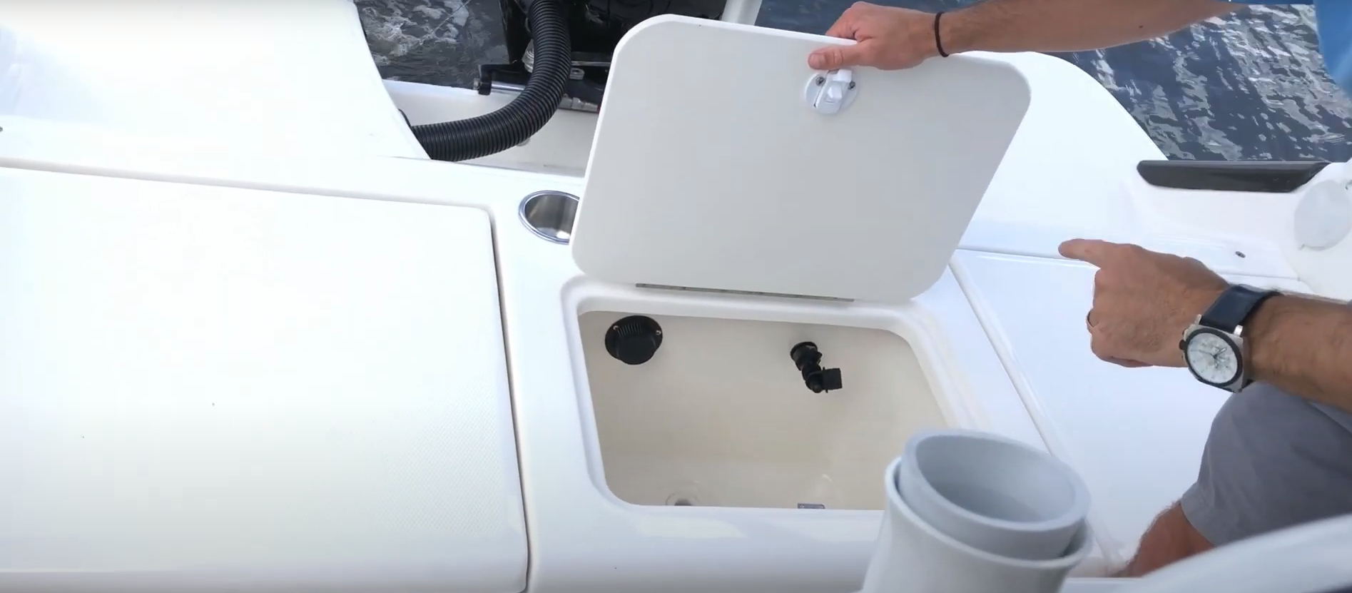 Bayliner Trophy 20 CC: il center console "facile" | FISHERMAN AMERICANI